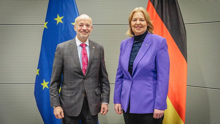 Deutscher Bundestag - Bundestagspräsidentin empfängt den ...