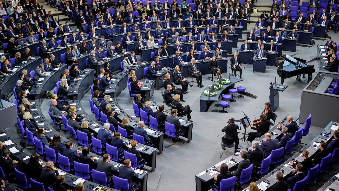Deutscher Bundestag - Roman Schwarzman: Müssen erneut die Barbarei in ...