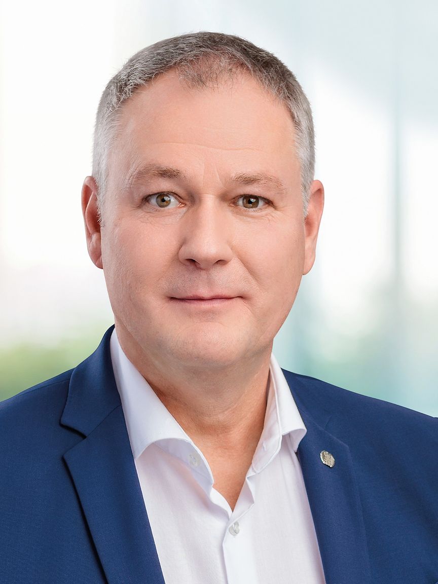 Deutscher Bundestag - Dr. Carsten Brodesser