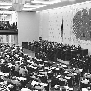 Deutscher Bundestag - Ethische Kontroverse zum Abtreibungsparagraf 218