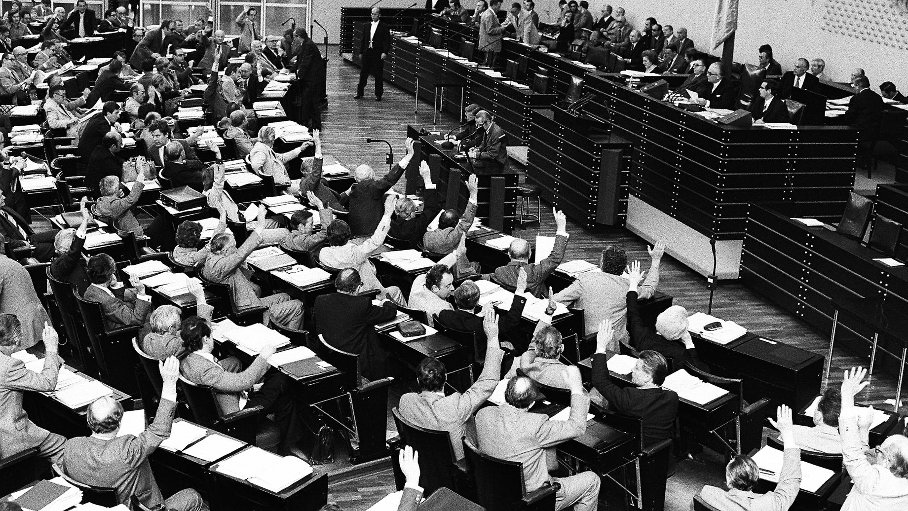 Deutscher Bundestag - Ethische Kontroverse zum Abtreibungsparagraf 218