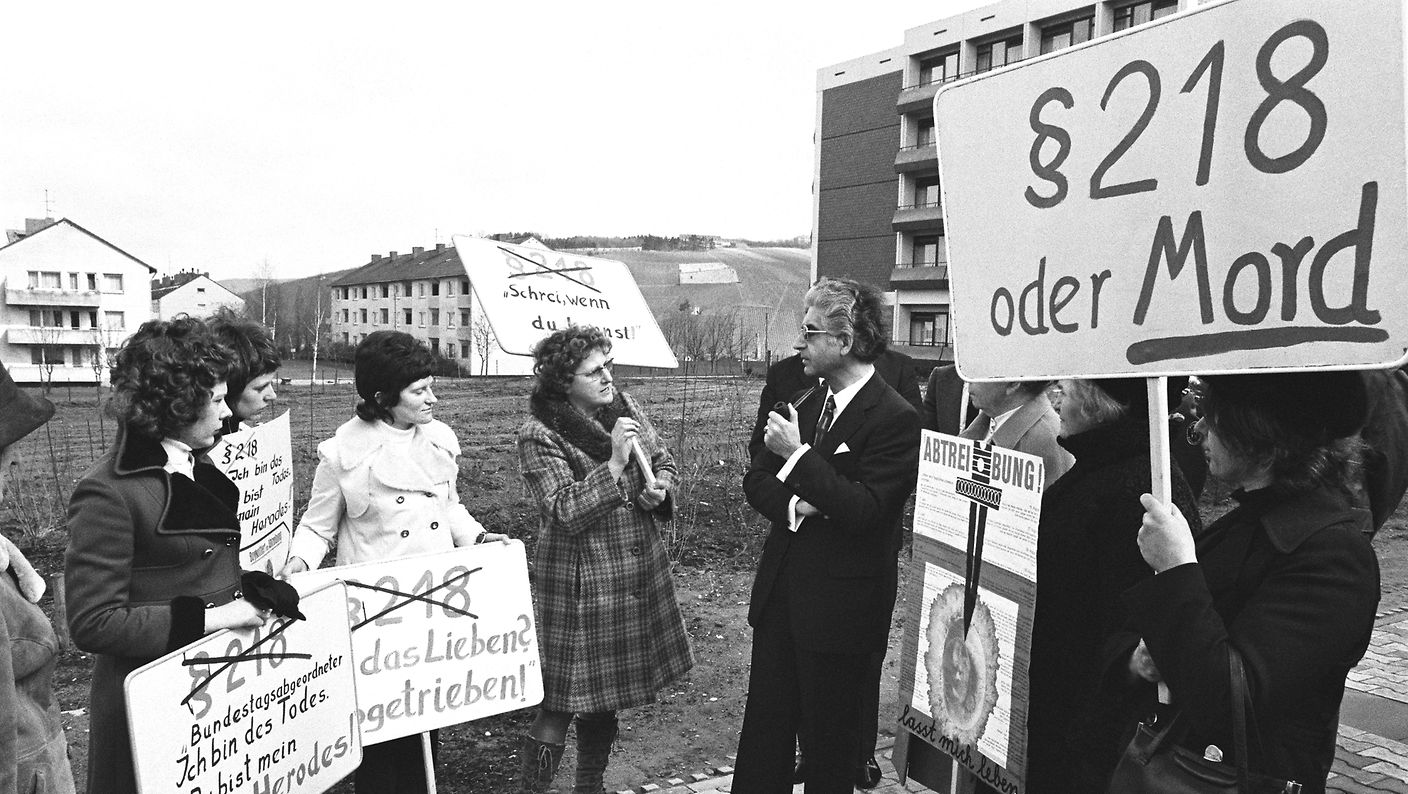 Deutscher Bundestag - Ethische Kontroverse zum Abtreibungsparagraf 218