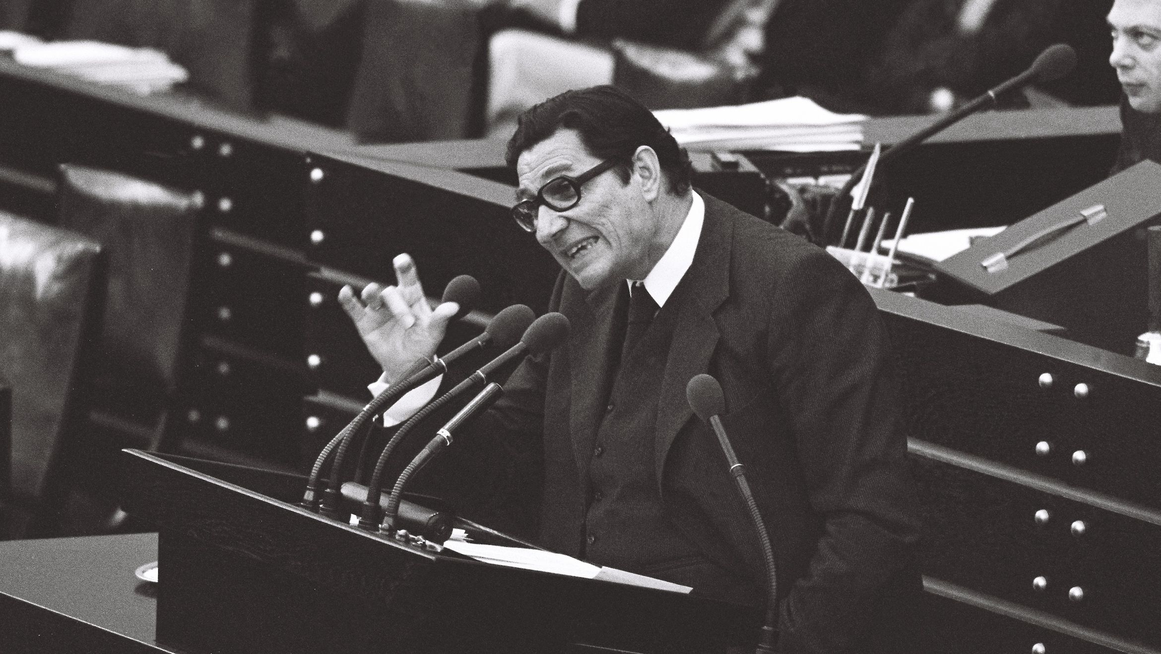 Deutscher Bundestag - Ethische Kontroverse zum Abtreibungsparagraf 218