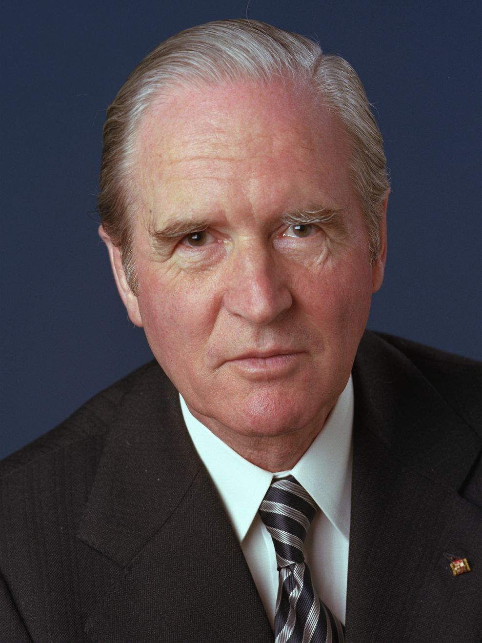 Deutscher Bundestag - Karl Carstens: Sachkenntnis und Leistungswille