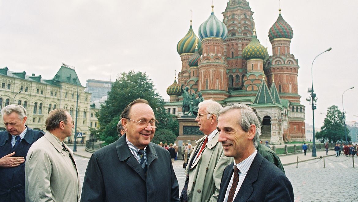 Deutscher Bundestag - 12. September 1990: Der „Zwei-plus-Vier-Vertrag ...