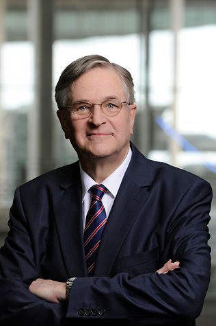 Deutscher Bundestag - Hintze, Peter