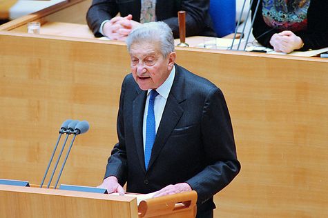 Deutscher Bundestag - Ezer Weizman mahnt zur Wachsamkeit