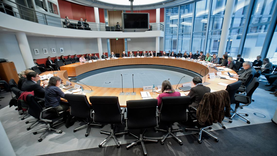 Deutscher Bundestag - Funktion und Aufgabe der ständigen Ausschüsse