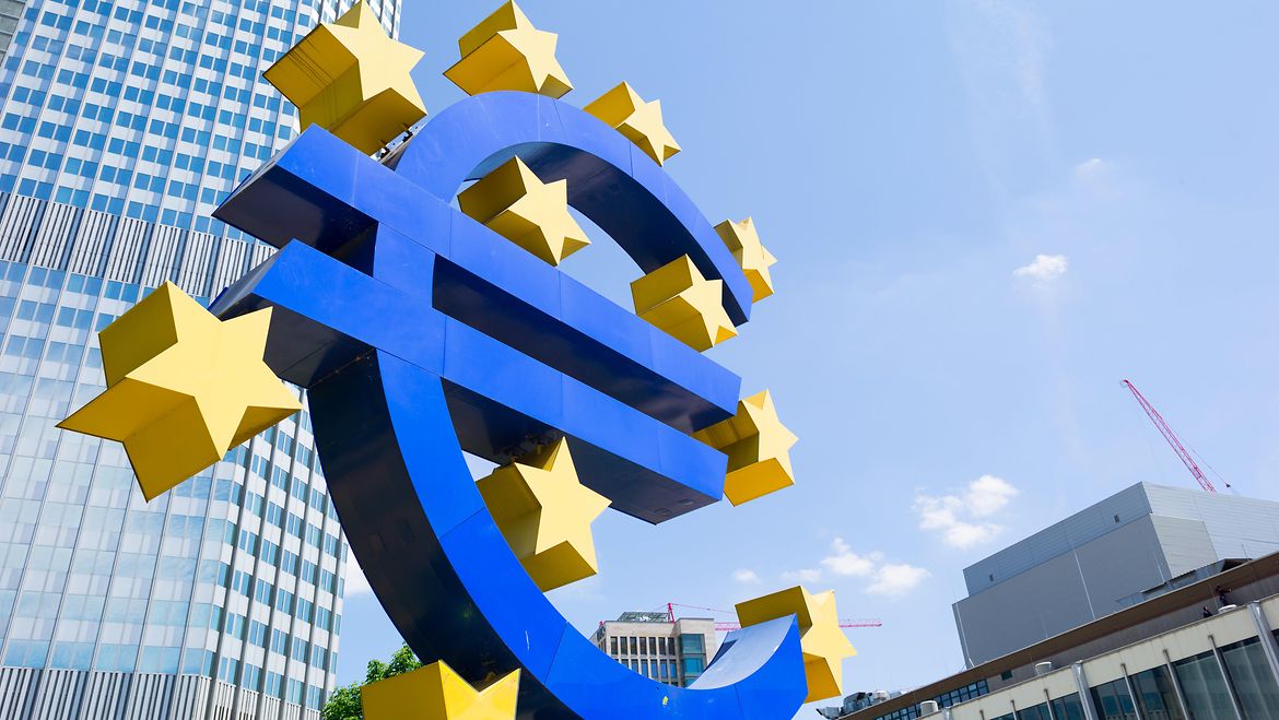 Deutscher Bundestag - 23. April 1998: Bundestag stimmt Euro-Einführung zu