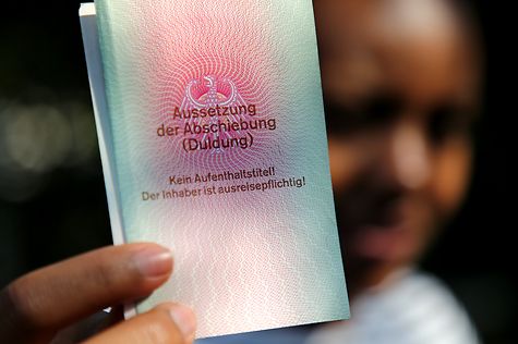 Deutscher Bundestag - Neuregelung der Duldung bei Ausbildung und ...