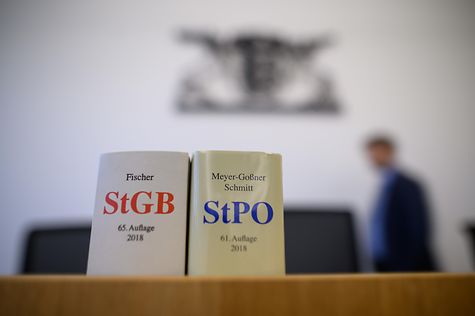 Deutscher Bundestag - Schriftenbegriff im Strafgesetzbuch soll ...