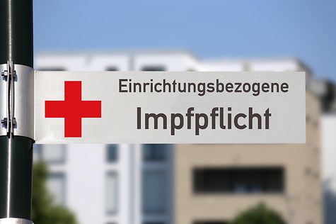 Deutscher Bundestag - Gesundheitsexperten sehen Sektor-Impfpflicht kritisch