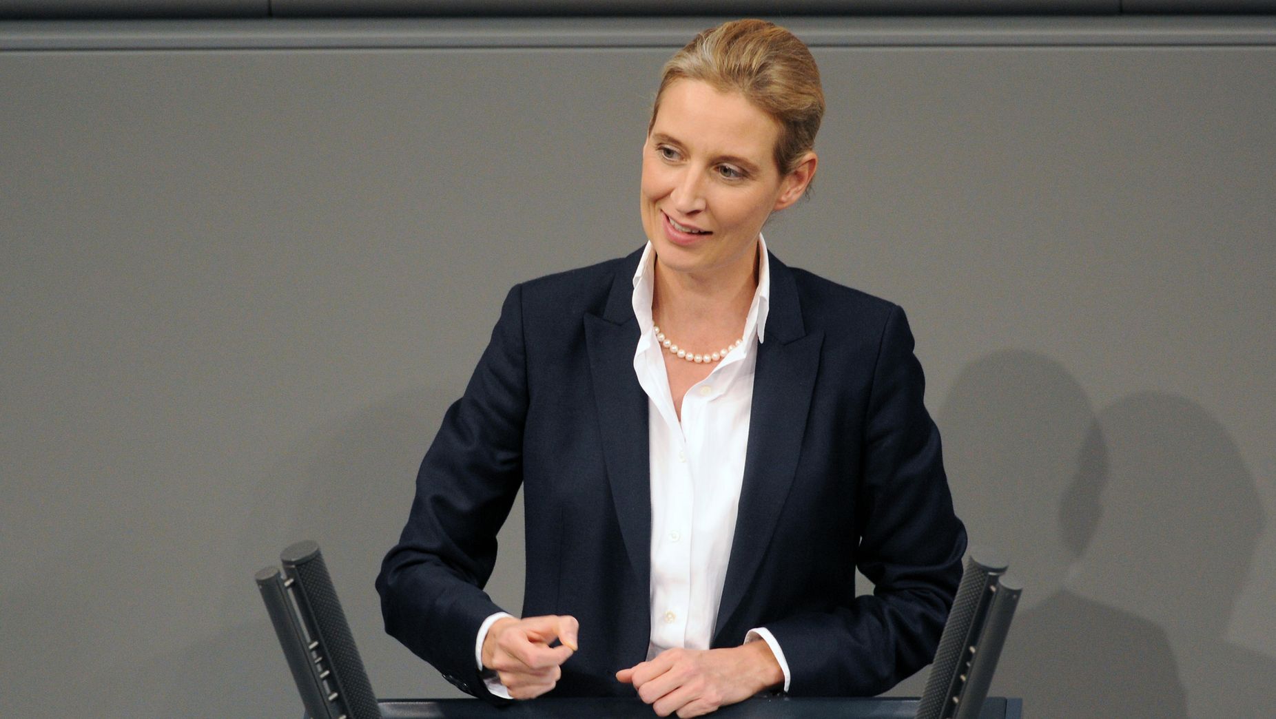 Deutscher Bundestag - Alice Weidel: Den Bürgern droht die Verarmung und ...