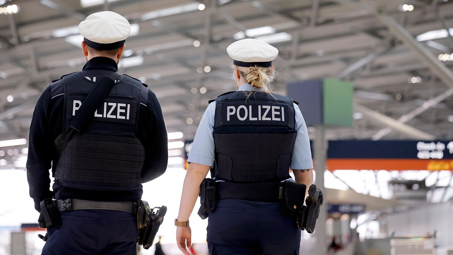 Deutscher Bundestag - Abgesetzt: Antrag fordert Ausbau der Bundespolizei zu „Abschiebepolizei“