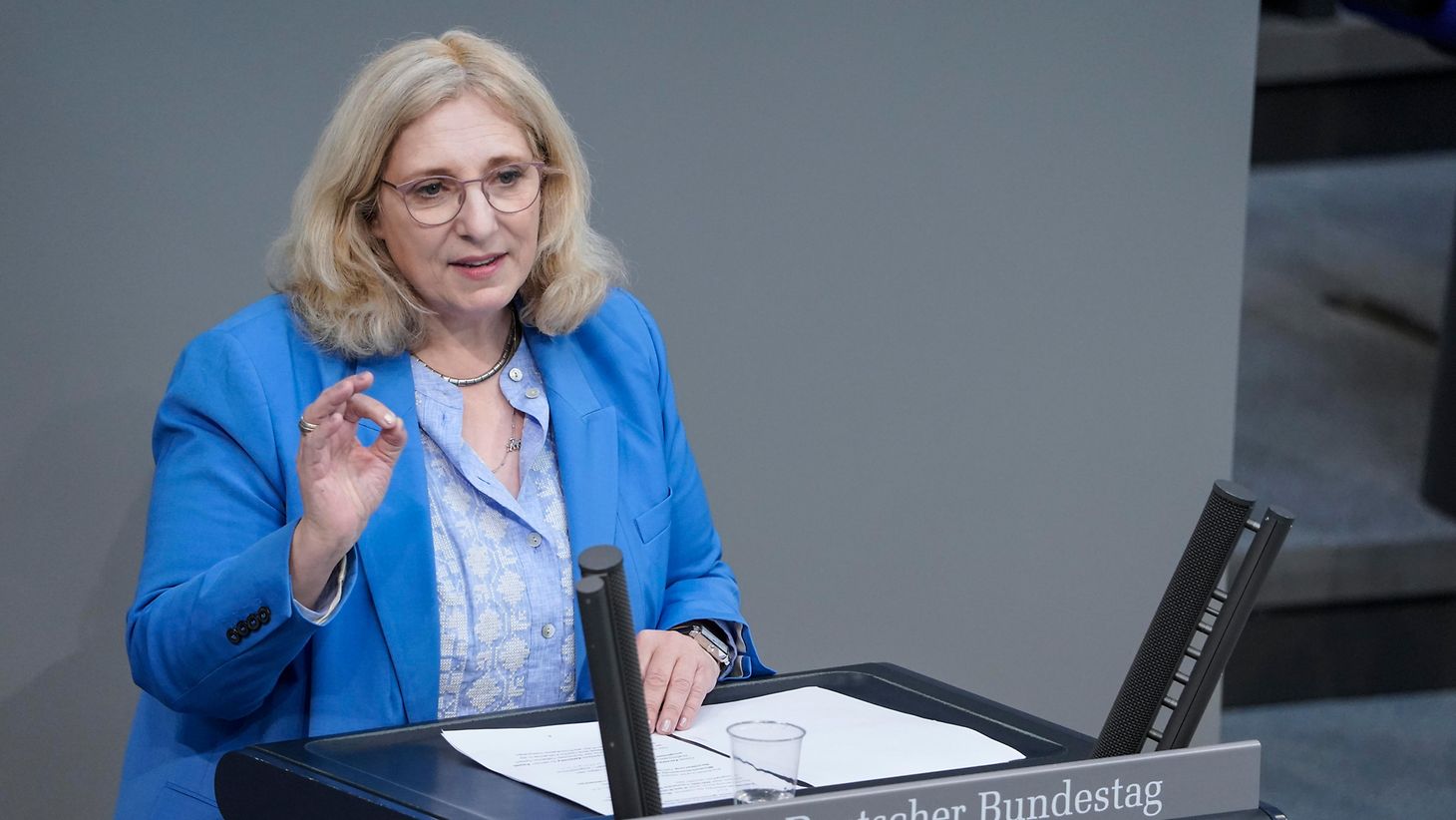 Deutscher Bundestag - De Ridder: Russland unterminiert die Arbeit der ...