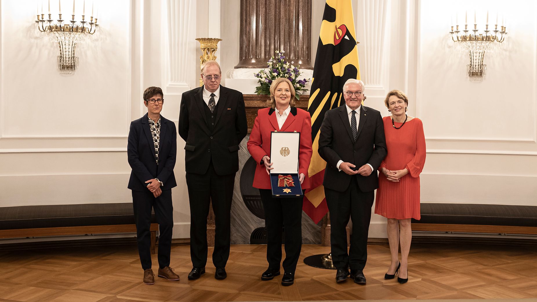 Deutscher Bundestag - Großer Verdienstorden für Bundestagspräsidentin