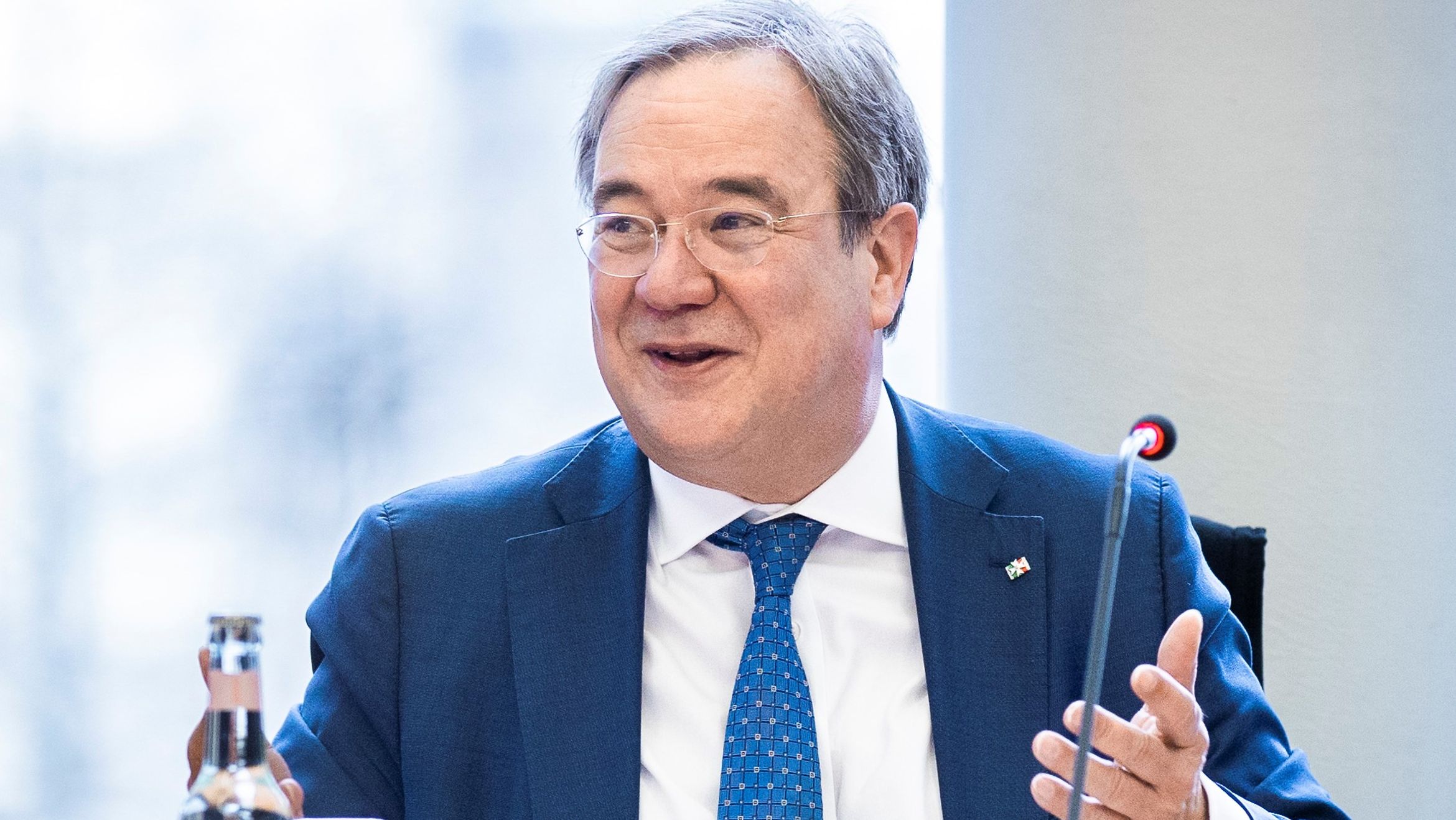 Deutscher Bundestag - Laschet: Unterstützung der Ukraine hat oberste ...